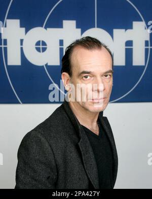 Schauspieler Martin Wuttke posiert am Dienstag, 18.Maerz 2008, beim ...