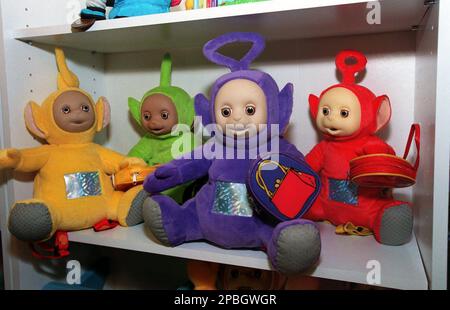 TELETUBBIES, von links: Tinky-Winky (Stimme: Jeremiah Krage), Laa-Laa ...