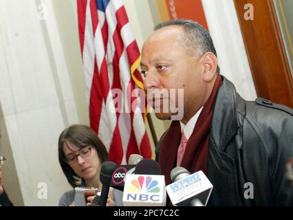 Narragansett Indian Chief Sachem Matthew Thomas, right, talks with ...