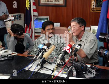 Shaariibuu Setev, left, father of missing Mongolian Altantuya ...