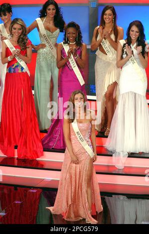 Judges for the Miss World contest, front from left: Miss World 1975 ...