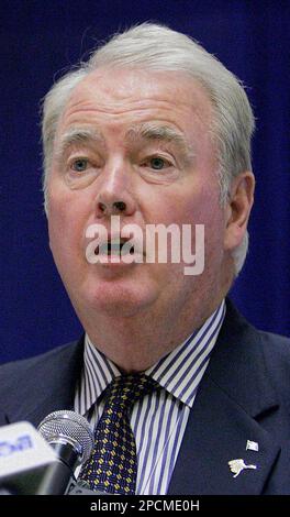 Alaska Gov. Frank Murkowski speaks to Alaska Federation of Natives ...