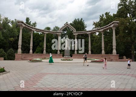 Kurmanjan Datka (* 1811; † 1. Februar 1907 ) ist eine kirgisische ...