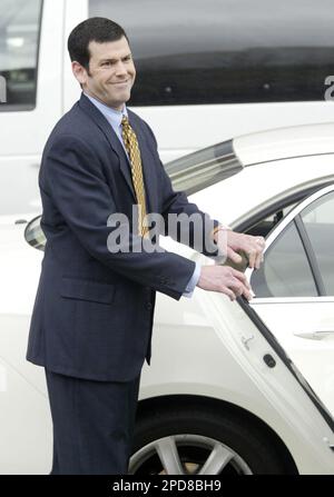 Former Enron treasurer Ben Glisan Jr. smiles after leaving the federal ...