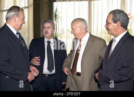 Defence attorney for Saddam Hussein, Ziad al-Najdawi address the court ...