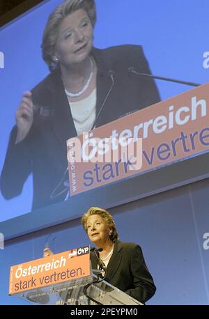 Die Spitzenkandidatin der OEVP fuer die heutigen EU-Wahlen Ursula ...
