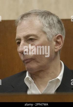Multi-millionaire murder defendant Robert Durst demonstrates how Morris ...