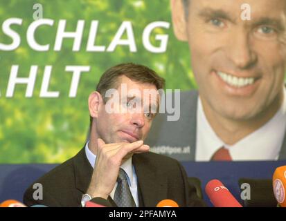 Der neue FPOE-Bundesparteiobmann Mathias Reichhold praesentiert am ...