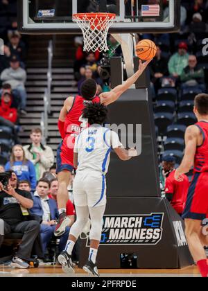Florida Atlantic guard Bryan Greenlee (4) plays against Fairleigh ...