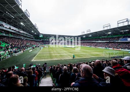 GRONINGEN - Fans des FC Groningen beim Spiel der niederländischen ...