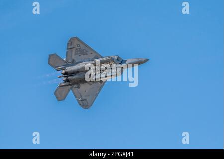 USA Air Force Captain Samuel „Razz“ Larson, F-22 Raptor ...
