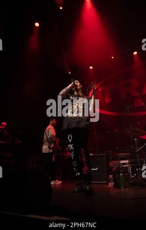 Tobi Duncan vom Müllboot tritt am 22. März 2023 in der O2 Academy ...