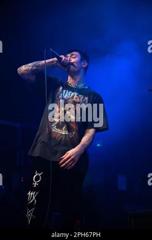 Tobi Duncan vom Müllboot tritt am 22. März 2023 in der O2 Academy ...