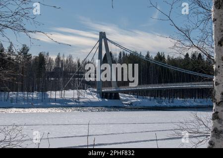 Umea, Norrland Schweden - 26. März 2023: Die Lundabron an einem ...