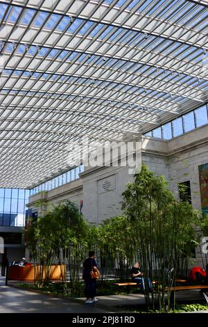 Ames Atrium verbindet den alten und neuen Teil des Cleveland Museum of ...
