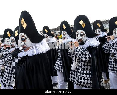 harlequin Piccolo-Spieler beim Basler Schweiz Karneval oder bei der ...