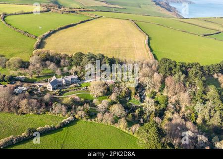 Blick über Coleton Fishacre an der Küste von Devon Stockfotografie - Alamy
