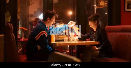 PROM PACT, von links: Milo Manheim, Nolen Dubuc, 2023. © Disney+ / Mit ...