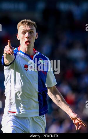 Hayden Carter #17 of Blackburn Rovers während des Sky Bet Championship ...