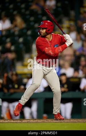 Clearwater Threshers Gabriel Rincones Jr. (45) signs autographs before ...