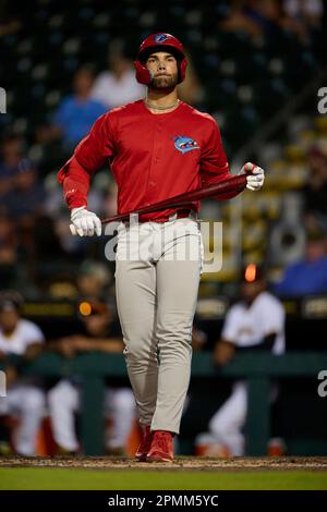 Clearwater Threshers Gabriel Rincones Jr. (45) signs autographs before ...