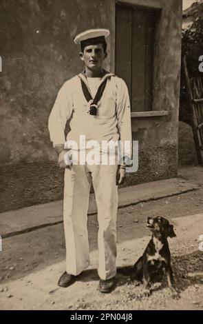 Rom, Italien Mai 1951: Ein Porträt eines jungen italienischen Seemanns ...