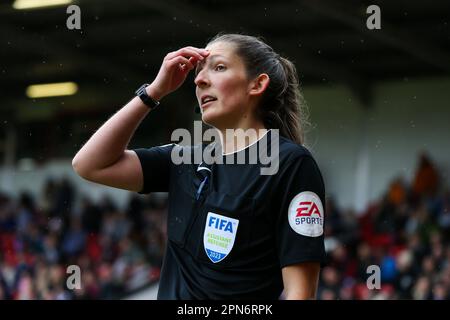 Stellvertretende Schiedsrichterin Melissa Burgin beim Vitality Women's ...