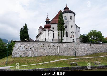 Die Kirche in Traunkirchen im Sommer in Osterreich Stockfotografie - Alamy