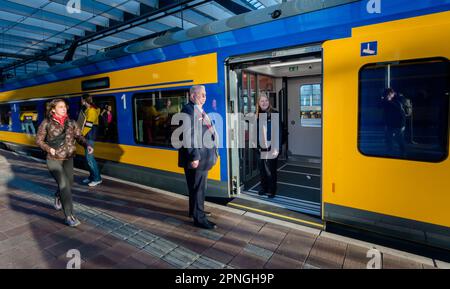 ROTTERDAM - die Intercity New Generation (ICNG) im Zentrum von ...
