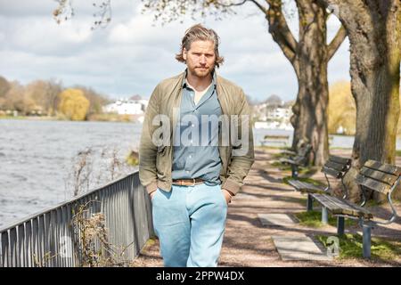 Hamburg, Deutschland. 13. April 2023. Die Schauspieler Anna Maria Sturm ...