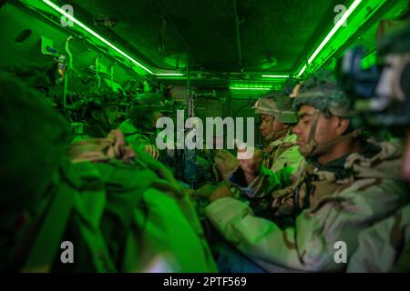 USA Marines mit Apache Company, 1. Bataillon, 5. Marineregiment, 1 ...