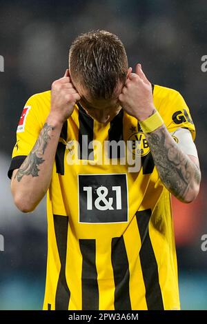 BOCHUM, DEUTSCHLAND - 28. APRIL 2023: Cristian Gamboa vs. Karim Adeyemi. Fußballspiel Bundesliga ...