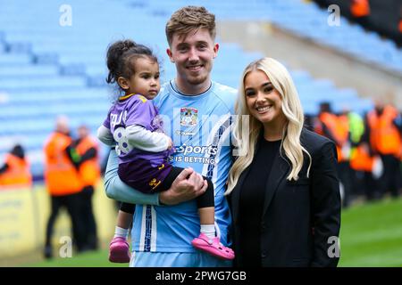 Josh Eccles und seine Familie aus Coventry City sind am Ende des Sky ...