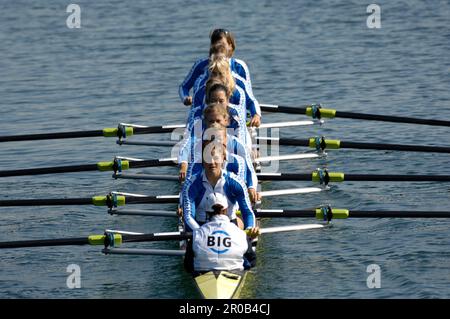 Der Deutschen Frauenachter mit: Elke Hipler ( Schlagfrau), Nina Wengert ...