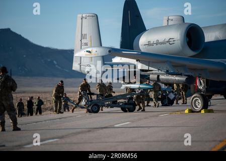 Flugzeuge mit dem 127. Fighter Wing führen während des Trainings Agile ...