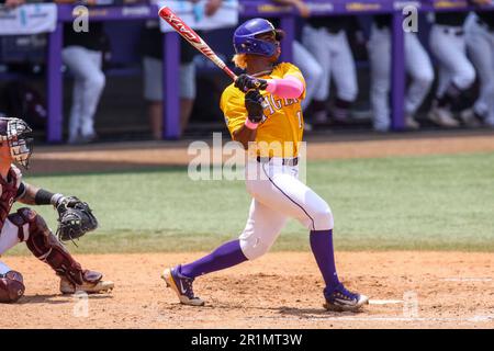 14. Mai 2023: LSU's Tre' Morgan (18) verbindet sich für einen Homerun ...