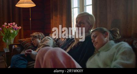 ROYALTEEN: PRINZESSIN MARGRETHE, von links: Elli Rhiannon Müller ...