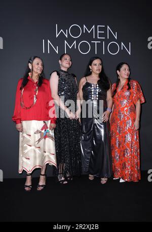 Janae Collins, from left, Cara Jade Myers, Robert De Niro, director ...