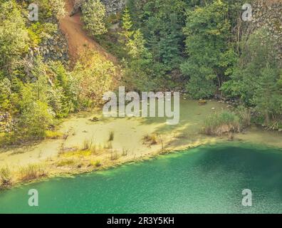 Kratersee am Erloschenen Hegauvulkan Höwenegg, bei Immendingen. Nach ...
