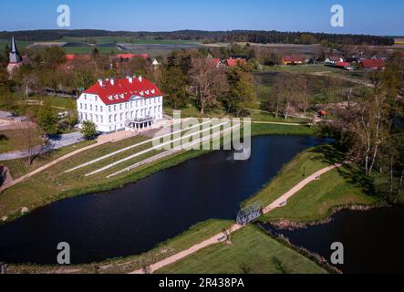 Rattey, Deutschland. 09. Mai 2023. Reben der Sorte Solaris wachsen in ...