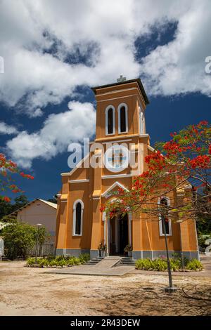 Seychellen, Insel La Digue. Kirche Notre-Dame de L'Assomption ...