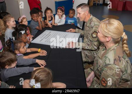 USA Air Force Oberst Billy Pope, 81. Training Wing Commander, und Chief ...