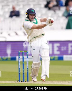 Irlands Lorcan Tucker trat beim ersten T20-Rennen auf dem Castle Avenue ...