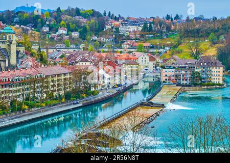 Stadtteil Mattequartier und Wohnhäuser am Fluss Aare unter der Nydegg ...