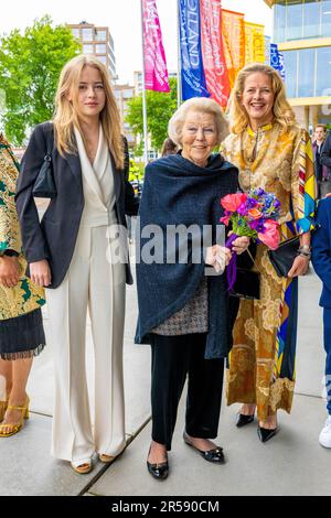 AMSTERDAM - Prinzessin Beatrix, Prinzessin Mabel und Tochter Gräfin ...