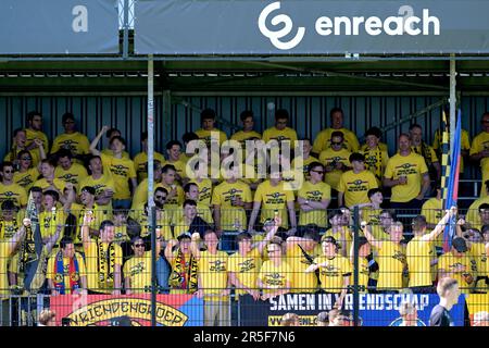 ALMERE – VVV-Venlo-Fans vor dem Play-off-Werbe-/Relegationsspiel ...
