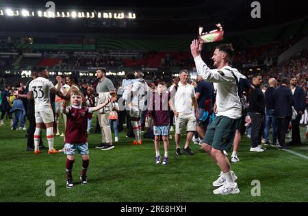 Connor Rice, Bruder von West Ham United, feiert Declan Rice nach dem ...