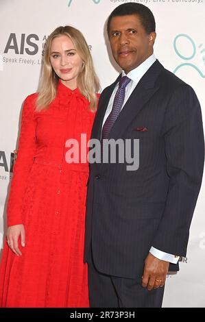 Emily Blunt und Dr. Philip O. Ozuah besuchen am 12. Juni 2023 die ...