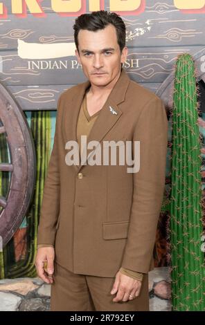 Rupert Friend nimmt am 13. Juni 2023 an der New Yorker Premiere von ...
