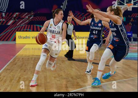 Ivana Katanic (40 Serbien) während des Gruppenspiels im eurobasket 2023 ...